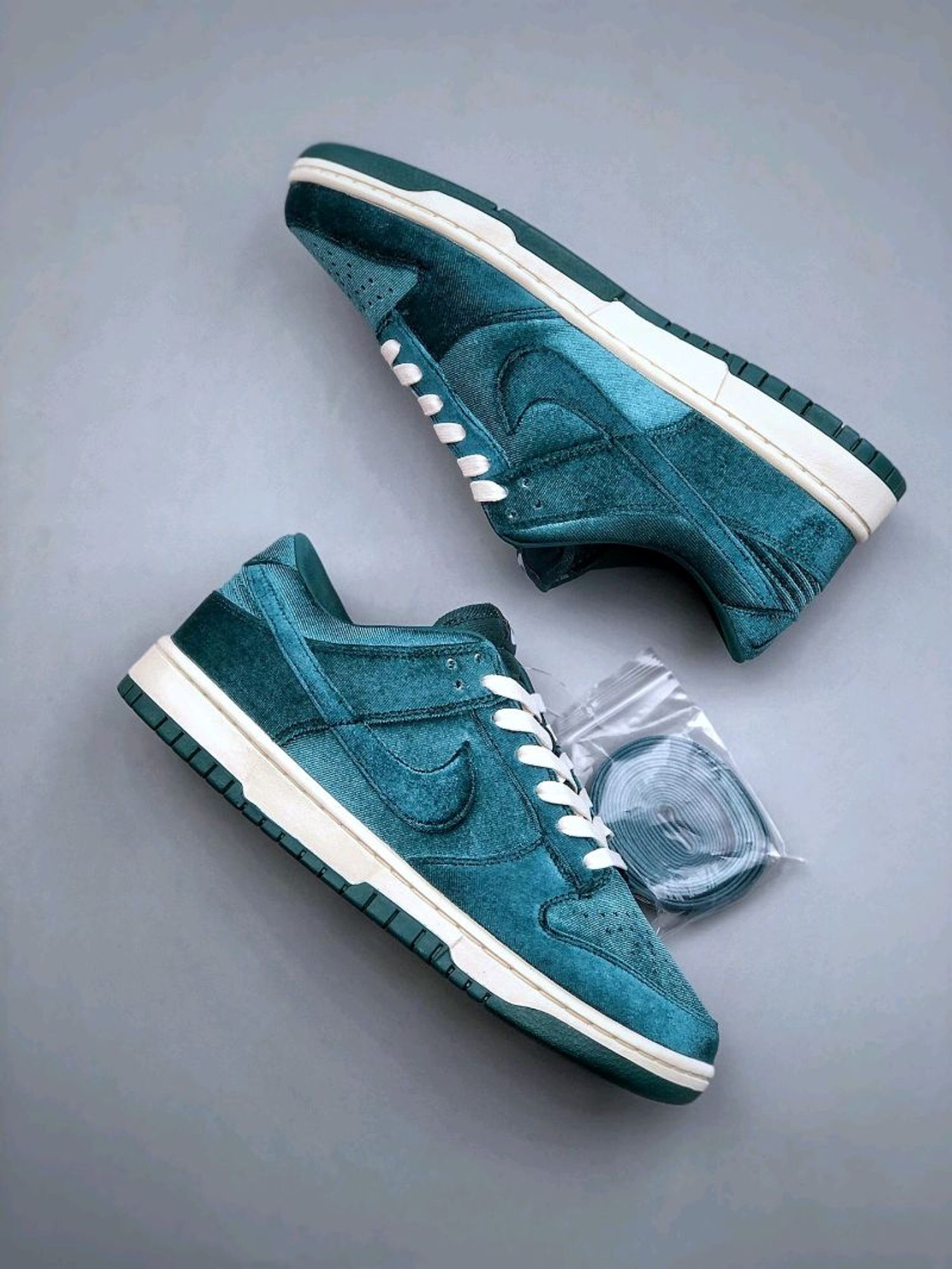 Nike Dunk Low "Dark Teal Velvet"