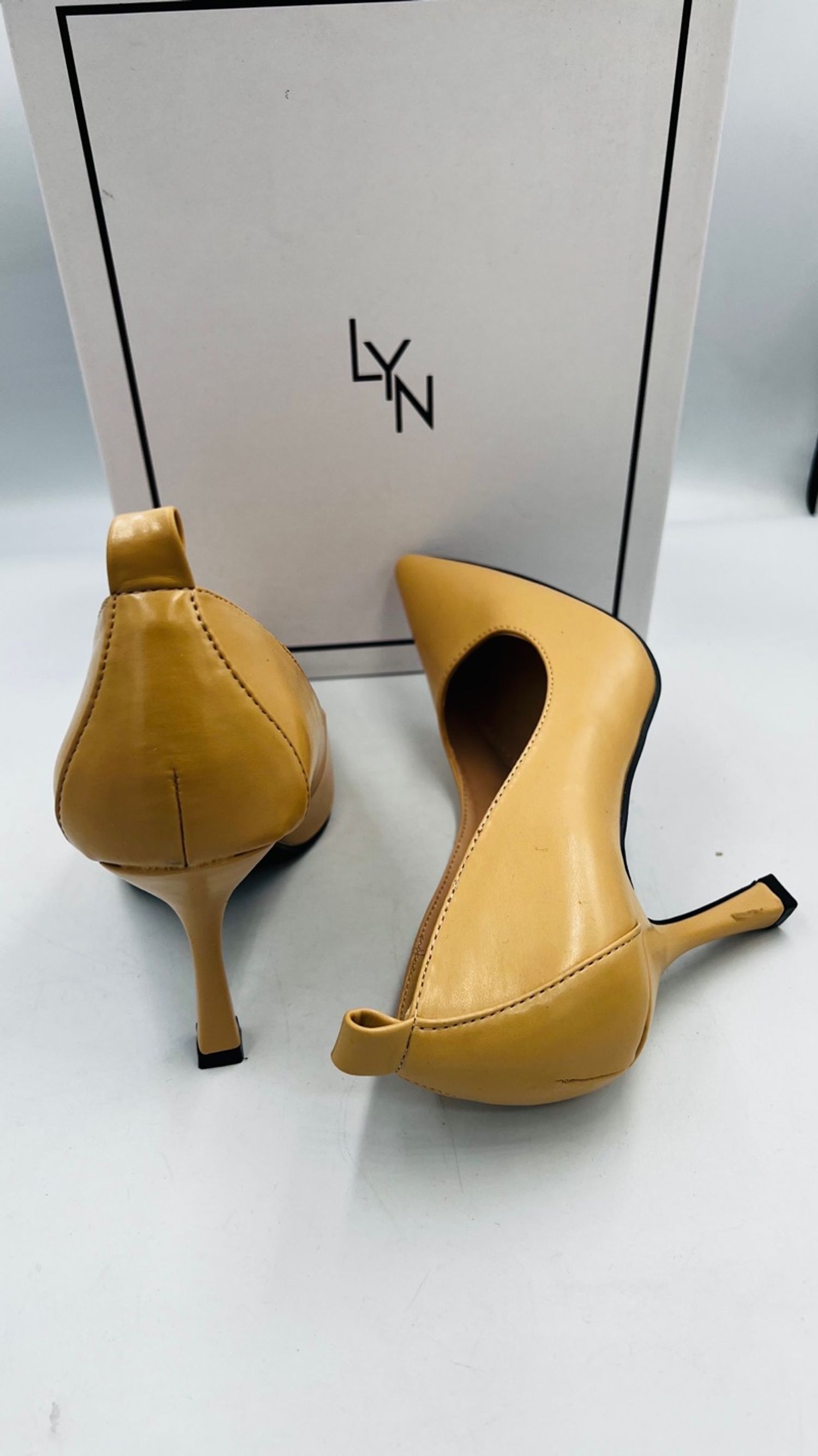 Туфль LYN brand